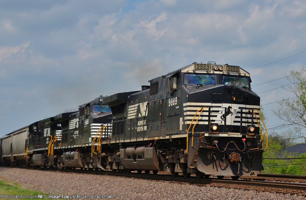 NS 9889 fronts this eastbound mixer.
